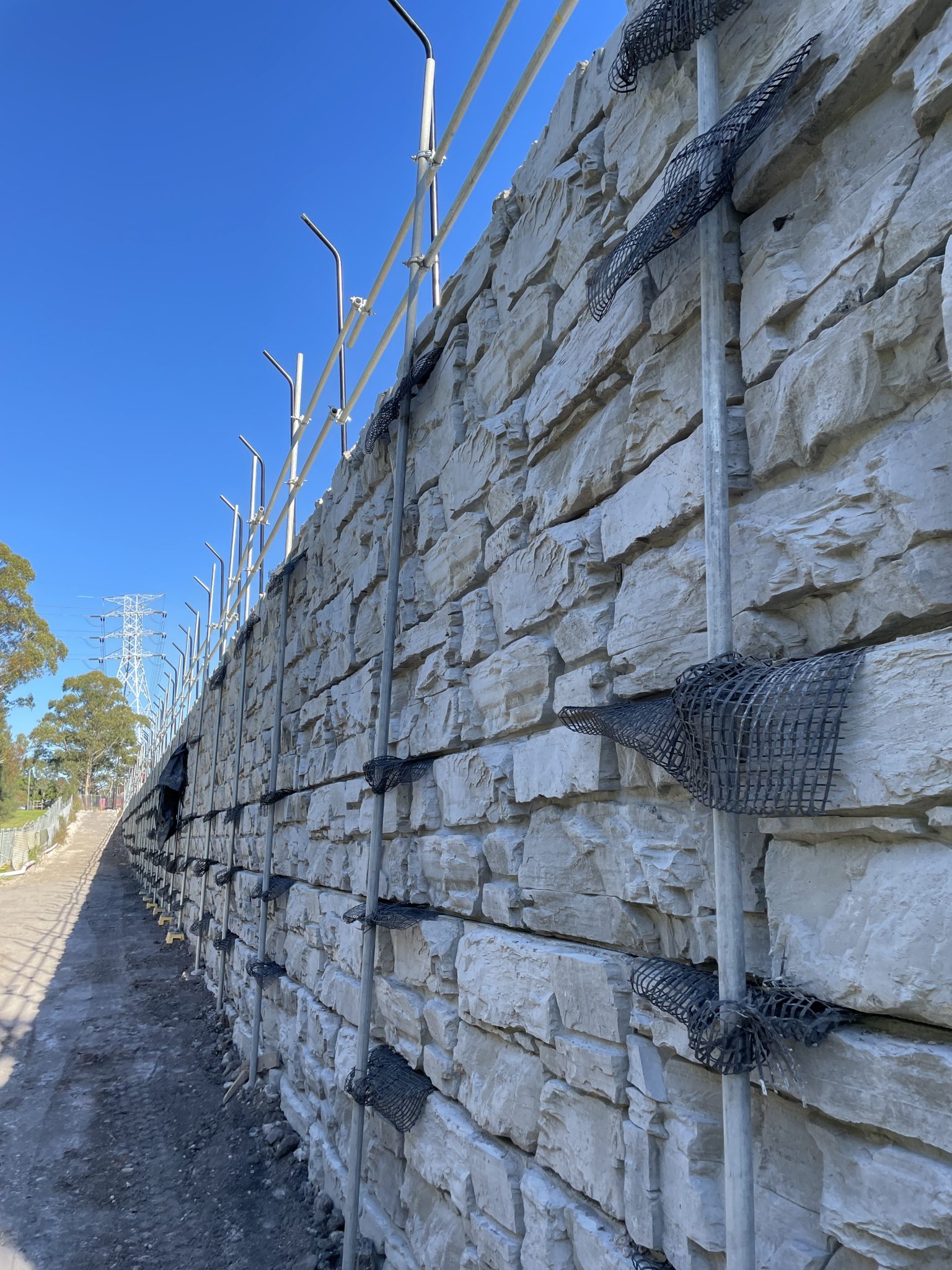 MagnumStone Retaining Walls | Strong & Durable Modular Systems